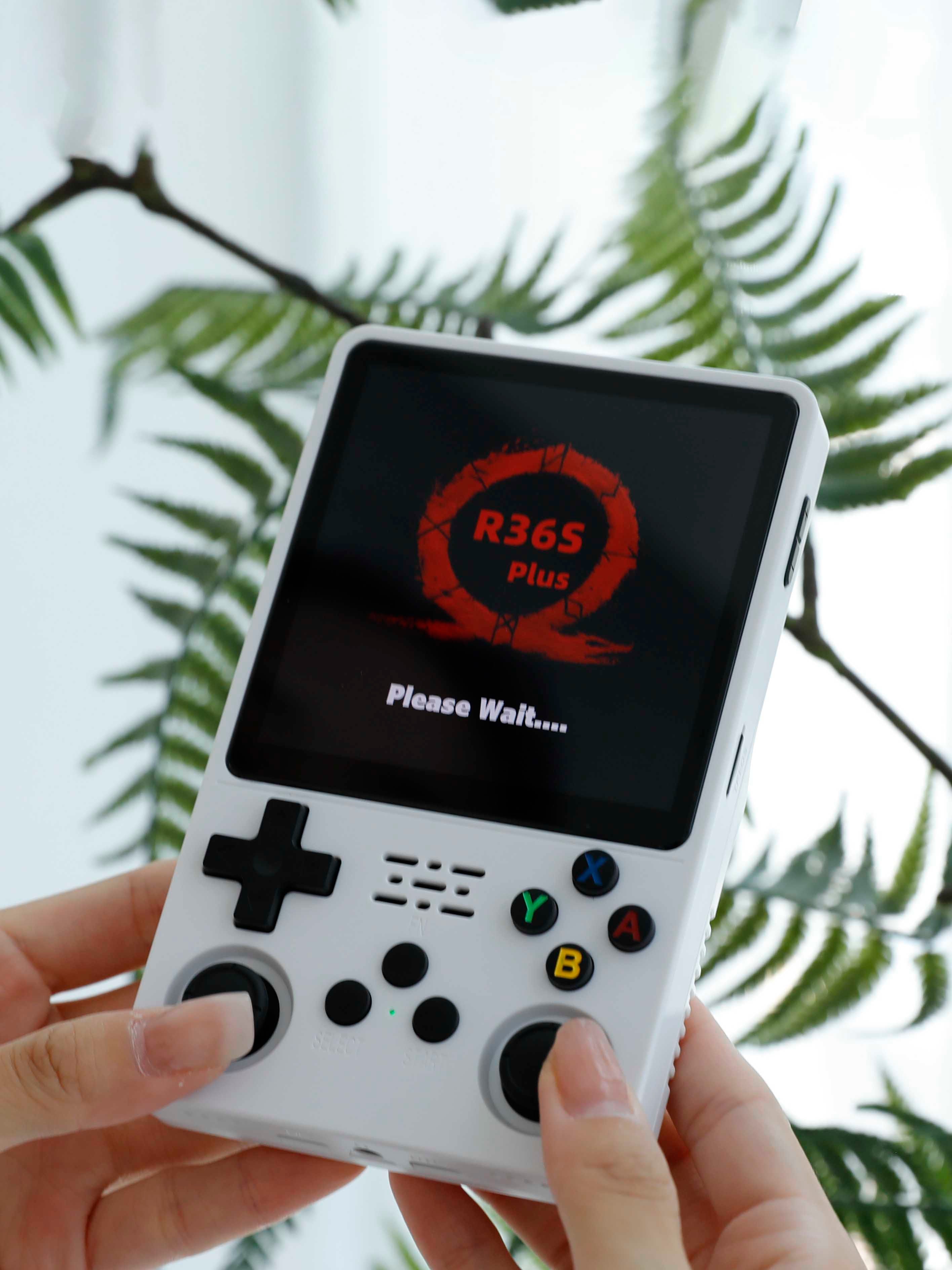 What is the difference between R36S Console and R36S PLUS? – NOVGEAR